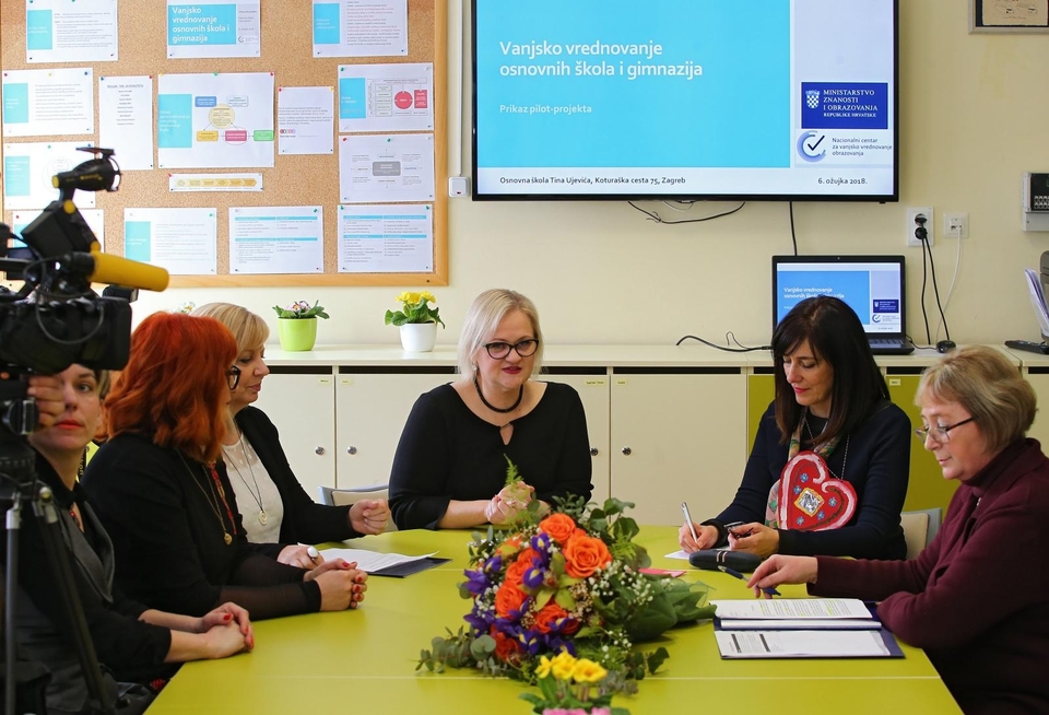 Posjet osnovnoj školi Tina Ujevića u sklopu provedbe projekta vanjskog ...